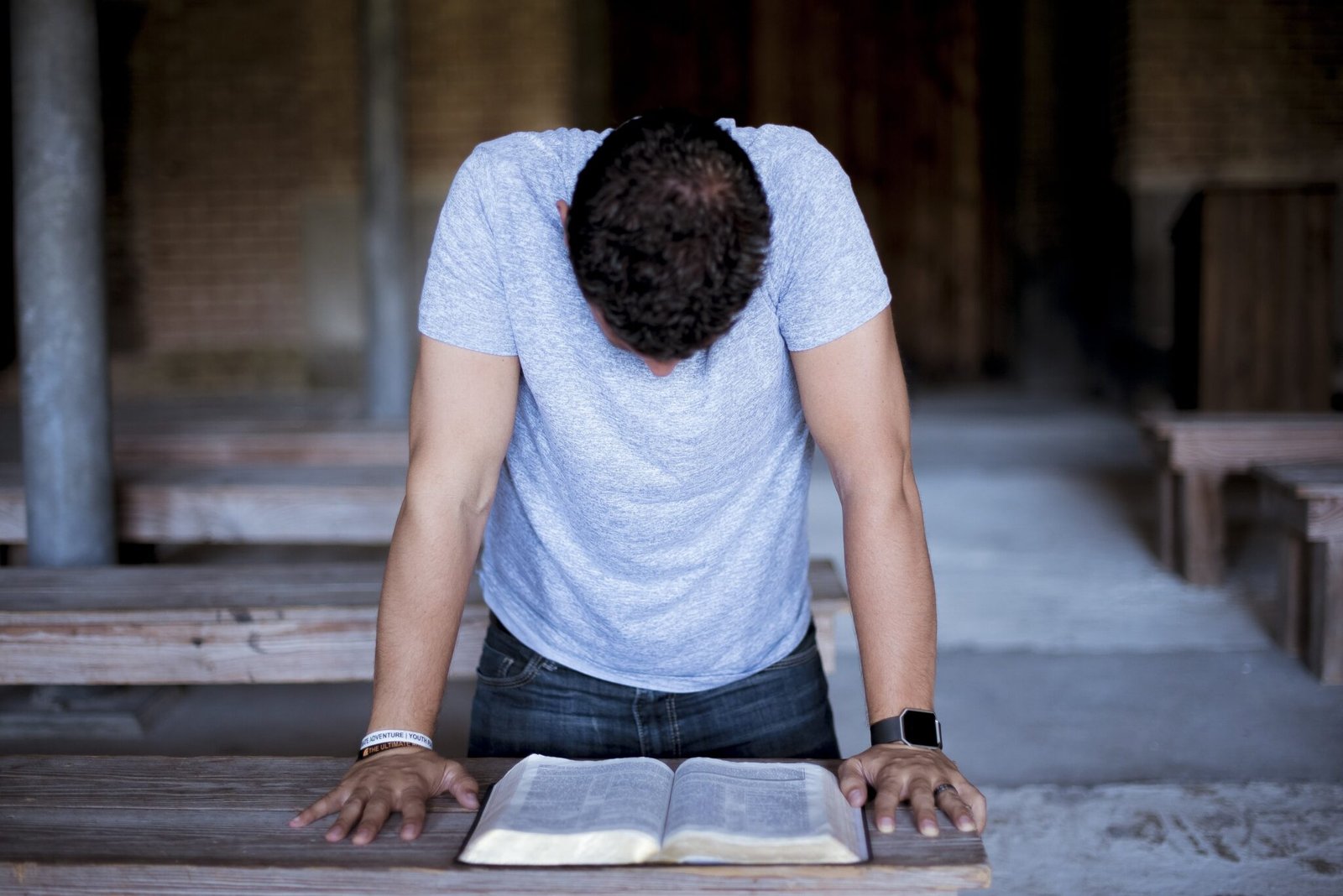 How to Stand Firm and Pray with Authority – Crossway Bible